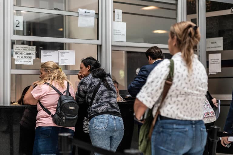 Rosario, el narco-Estado: plomo & humo. Narcofemicidios, violencia y ...